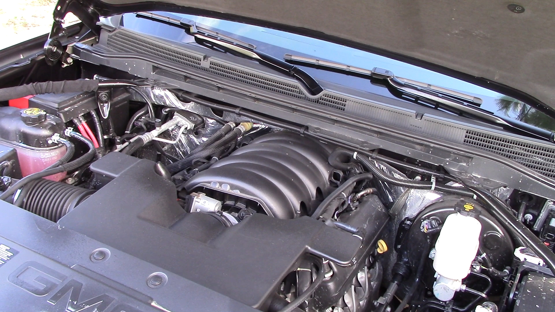 2015 GMC SIERRA DENALI OVERVIEW